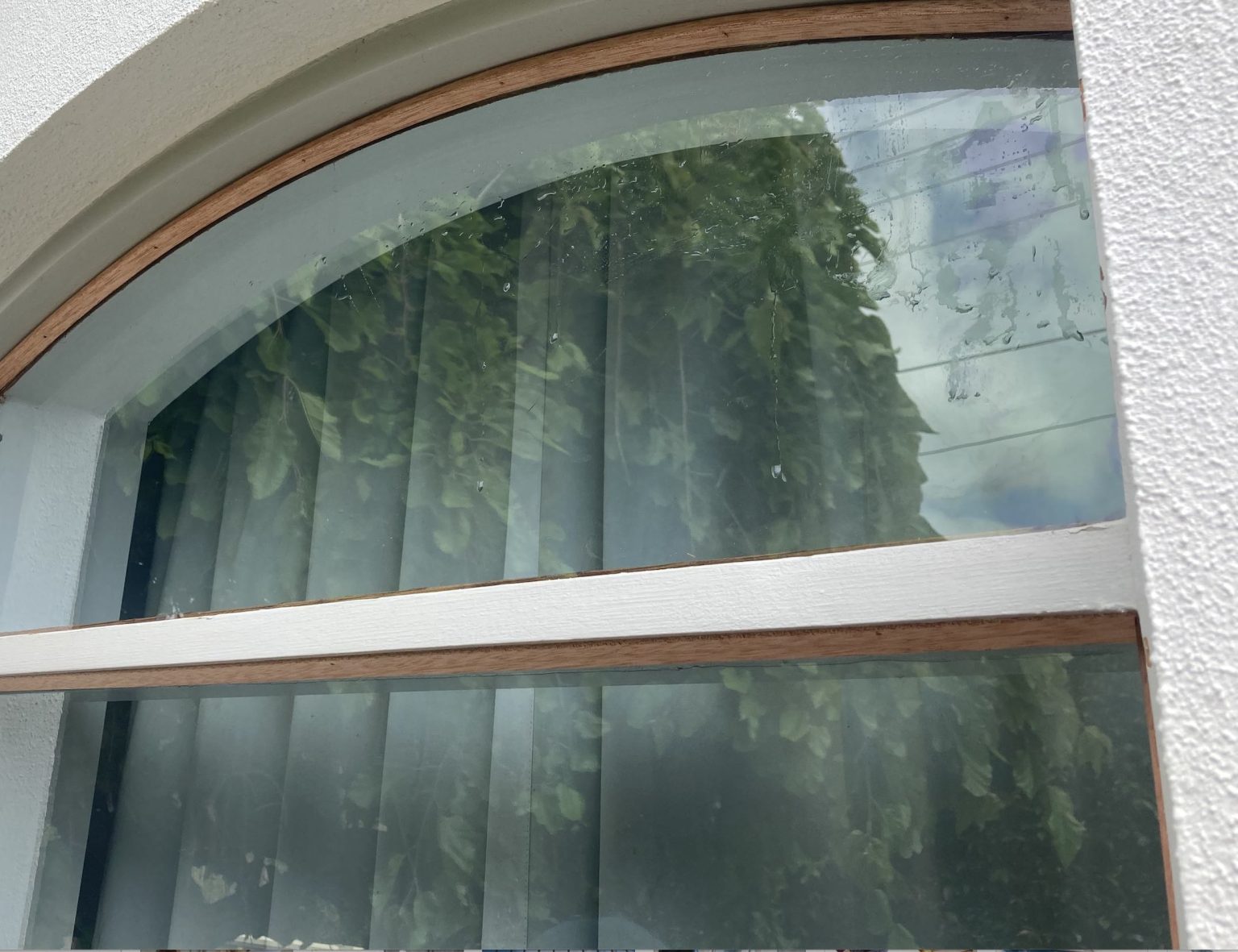When do I need a glass replacement expert? - Adelaide Glaziers